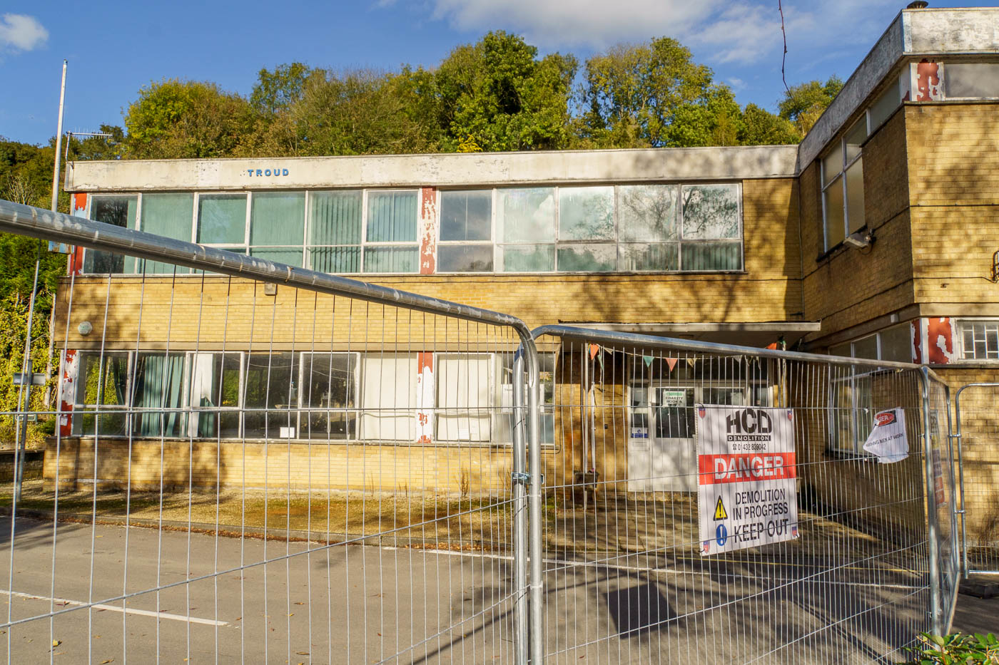 In pictures: Brimscombe Port sealed off for demolition | Stroud Times