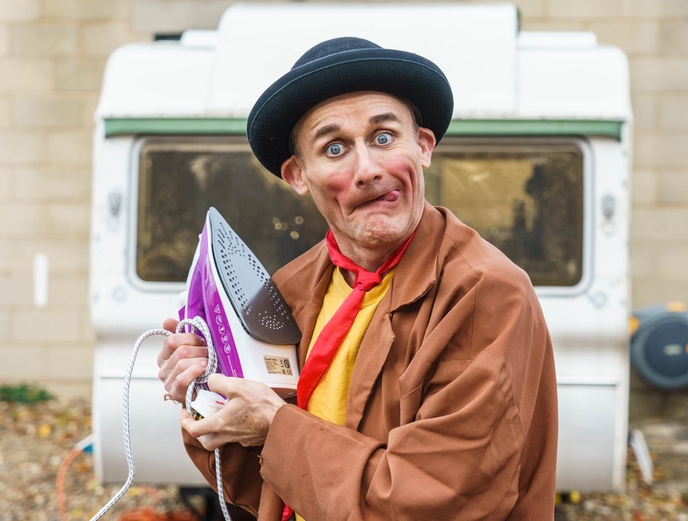 Video: Safari Meets with Tweedy the clown | Stroud Times