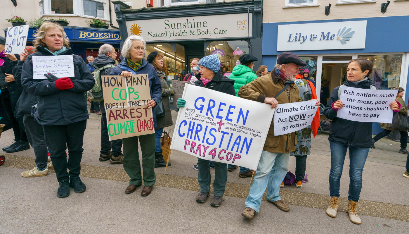 Video: hundreds join climate vigil | Stroud Times