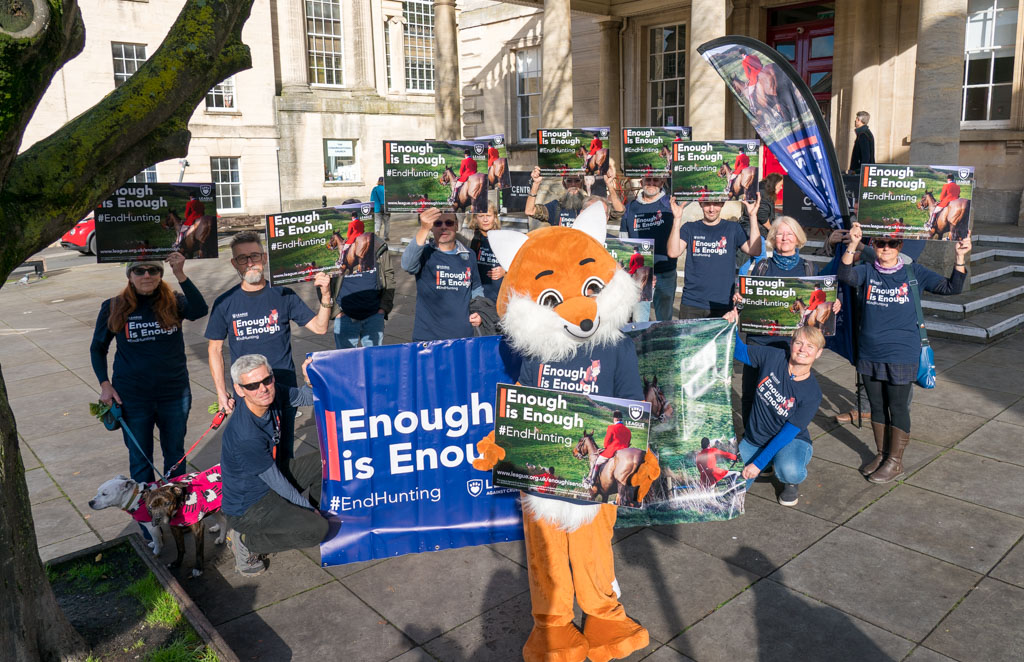 Video: campaigners demand total ban on fox hunting | Stroud Times