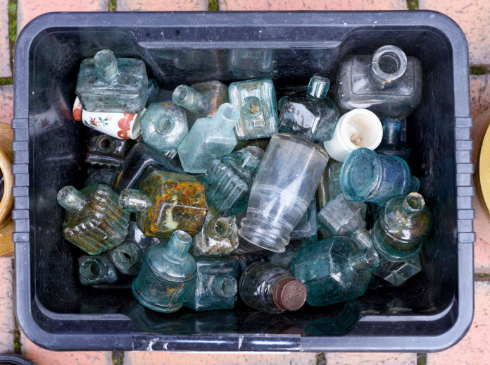 The Big Picture: Alec Thomas and The Old Clock and Gramophone Shop ...