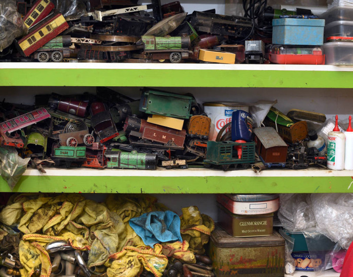 The Big Picture: Alec Thomas and The Old Clock and Gramophone Shop ...