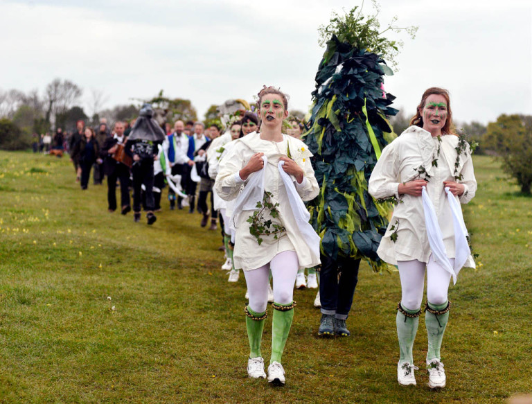 In pictures: morris dancers greet the May Day sunrise | Stroud Times