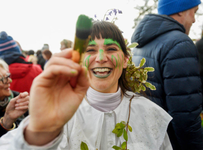 In pictures: morris dancers greet the May Day sunrise | Stroud Times