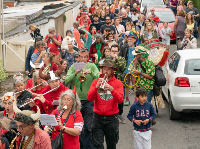 Pictures: Horns on Horns Road | Stroud Times